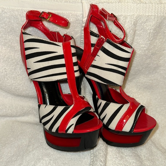 Alba | Shoes | Alba 6 Animal Print Platform Heels Size 65 | Poshmark